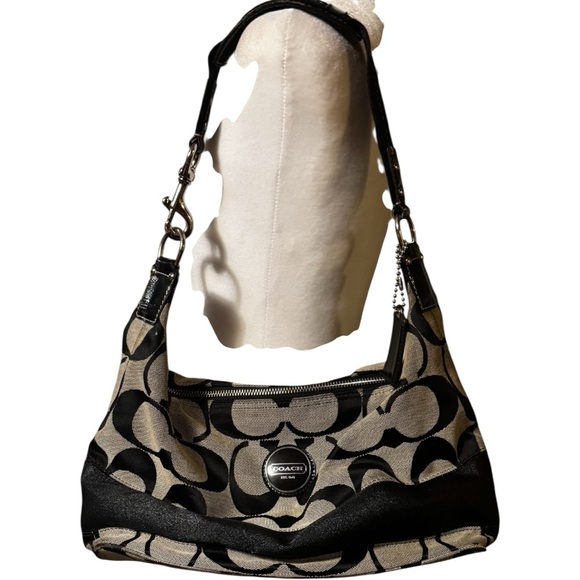 Coach | Bags | Coach Classic Logo Style Shoulder Bag With Top Zipper ...